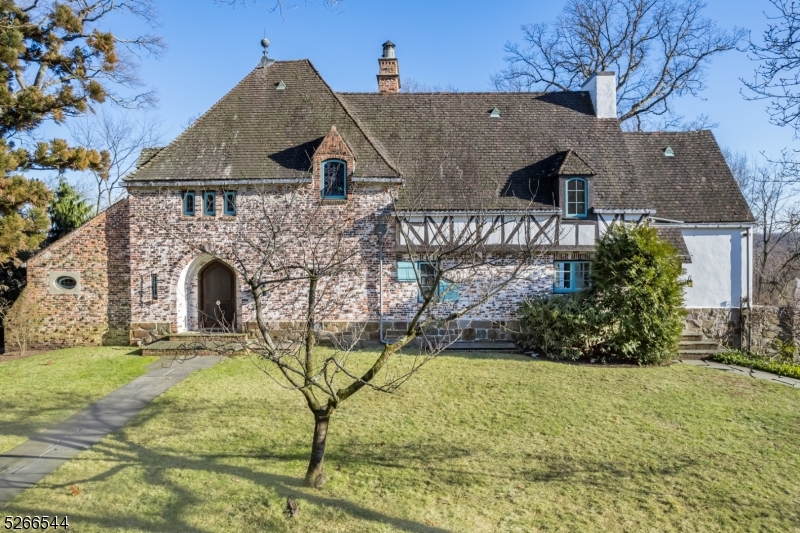 65 Edgewood Road Summit, New Jersey, United States – Home For Sale